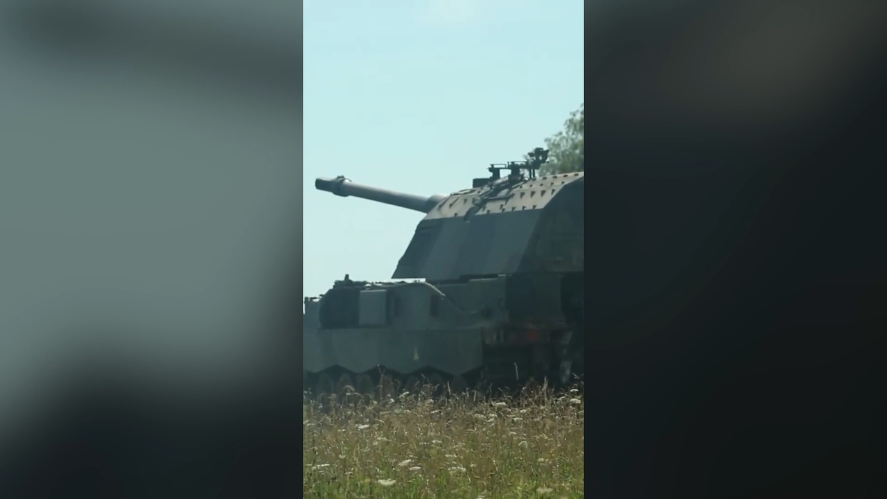 Houfnice PzH 2000 - Výstřel tanku video | Stream